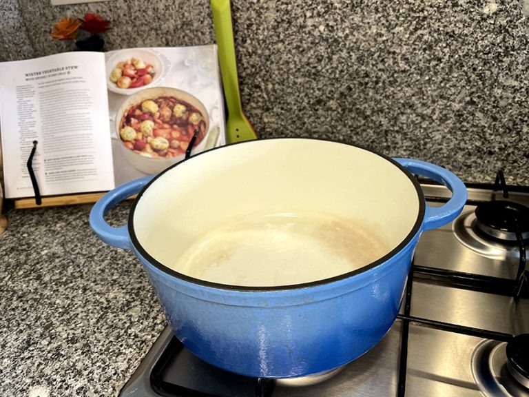 Helpful Guide to Pots and Pans - Helpful Chef